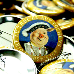 Réalisation de badges pour la Foire au troc et aux cochons